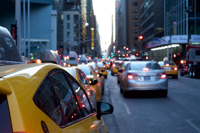 5 Tips for Driving in Heavy Traffic
