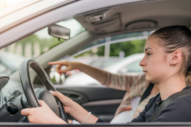 Tips for Parent-Teen Driving Lessons: Commentary Driving